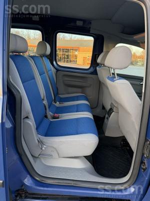 Blue Volkswagen Caddy 2009 in Tukums, with an engine capacity of 1.90 L and mileage of 373 thousand km for 4250 €, photo 15 on AUTOMOTO.COM.LV