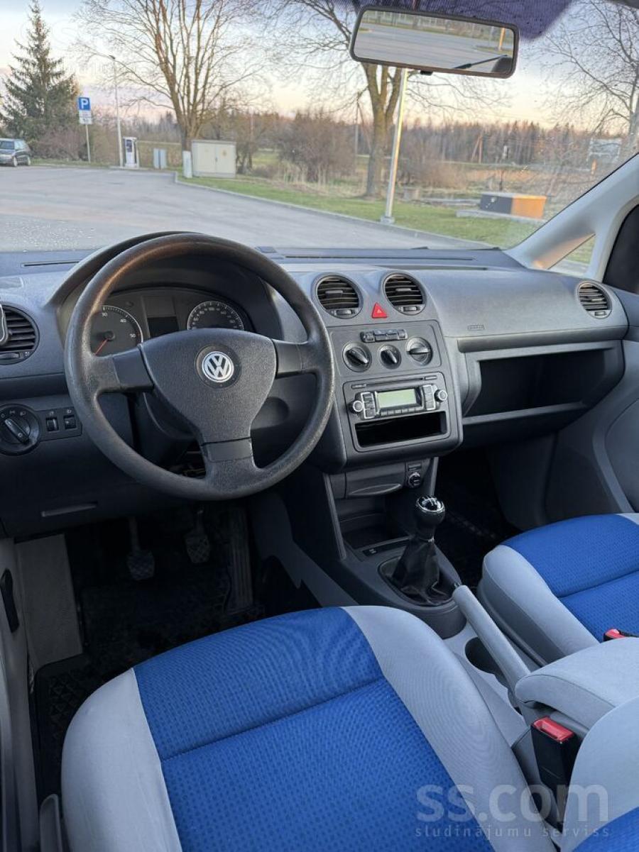 Blue Volkswagen Caddy 2009 in Tukums, with an engine capacity of 1.90 L and mileage of 373 thousand km for 4250 €, photo 18 on AUTOMOTO.COM.LV