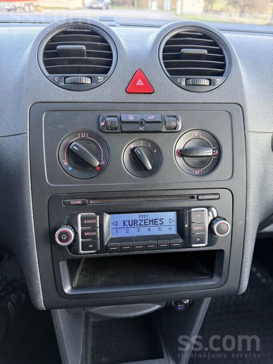 Blue Volkswagen Caddy 2009 in Tukums, with an engine capacity of 1.90 L and mileage of 373 thousand km for 4250 €, photo 22 on AUTOMOTO.COM.LV