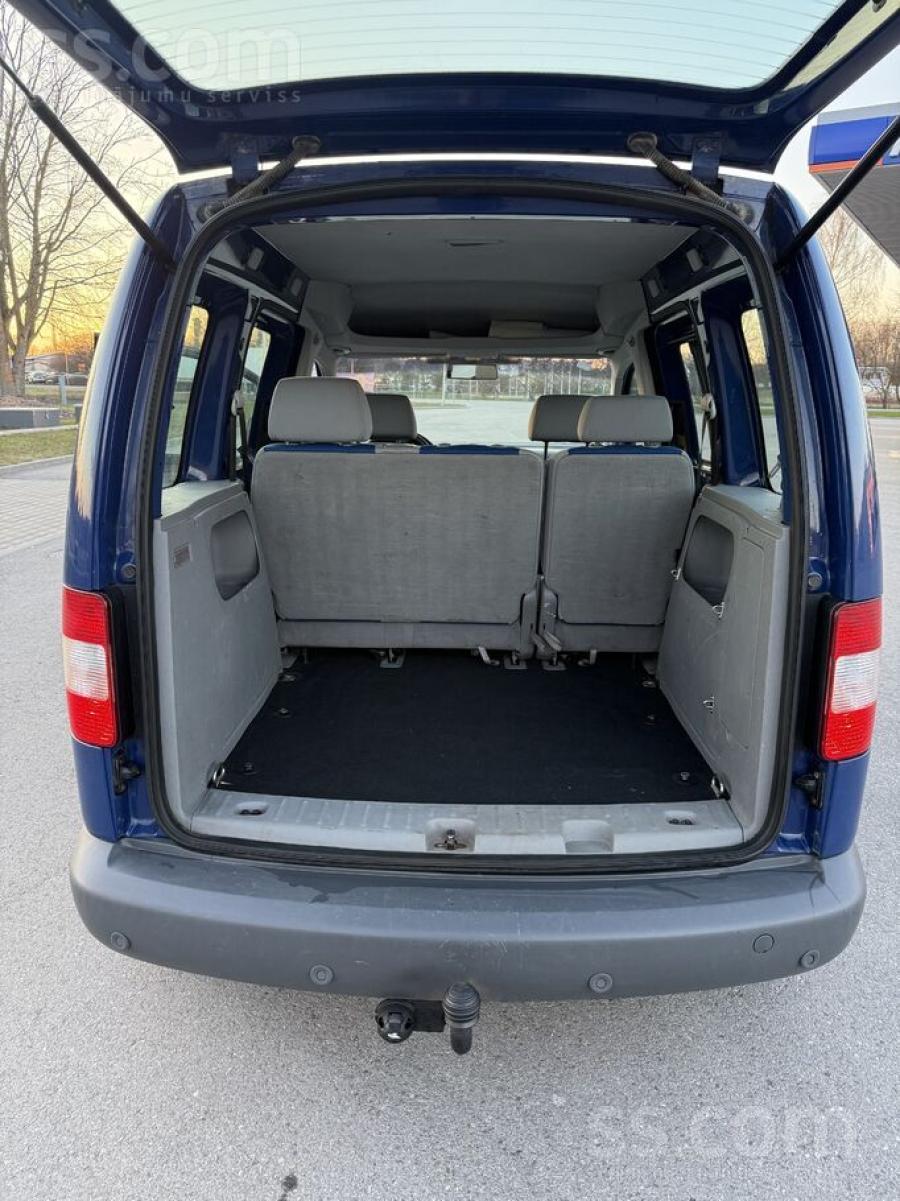 Blue Volkswagen Caddy 2009 in Tukums, with an engine capacity of 1.90 L and mileage of 373 thousand km for 4250 €, photo 24 on AUTOMOTO.COM.LV