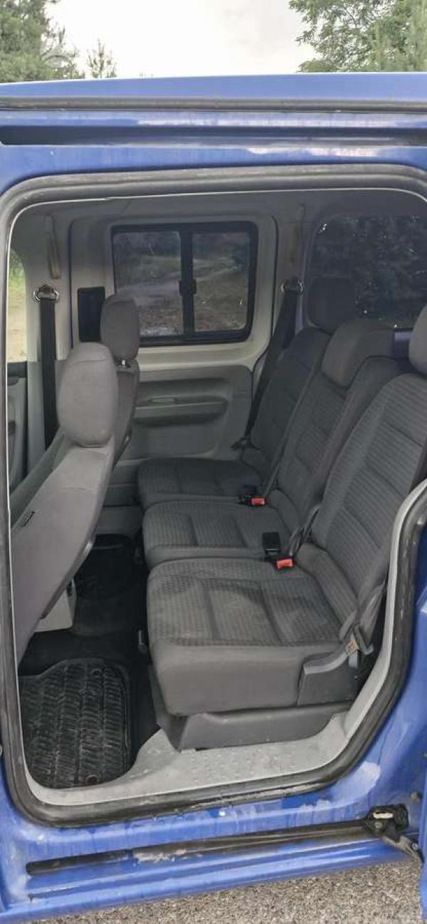 Blue Volkswagen Caddy 2009 in Kaunas, with an engine capacity of 1.90 L and mileage of 234 thousand km for 4300 €, photo 9 on AUTOMOTO.COM.LV