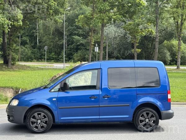 Blue Volkswagen Caddy 2009 in Jelgava, with an engine capacity of 1.90 L and mileage of 352 thousand km for 3900 €, photo 5 on AUTOMOTO.COM.LV