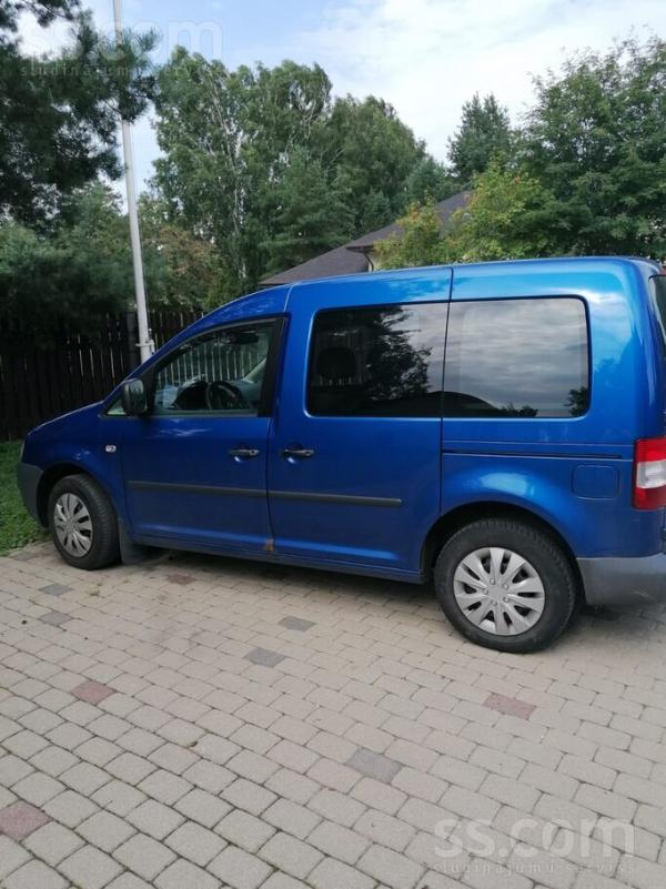 Zils Volkswagen Caddy 2009 Rīga, ar dzinēja tilpumu 1.90 L un nobraukumu 296 tūkst. km par 3200 €, foto 9 vietnē AUTOMOTO.COM.LV