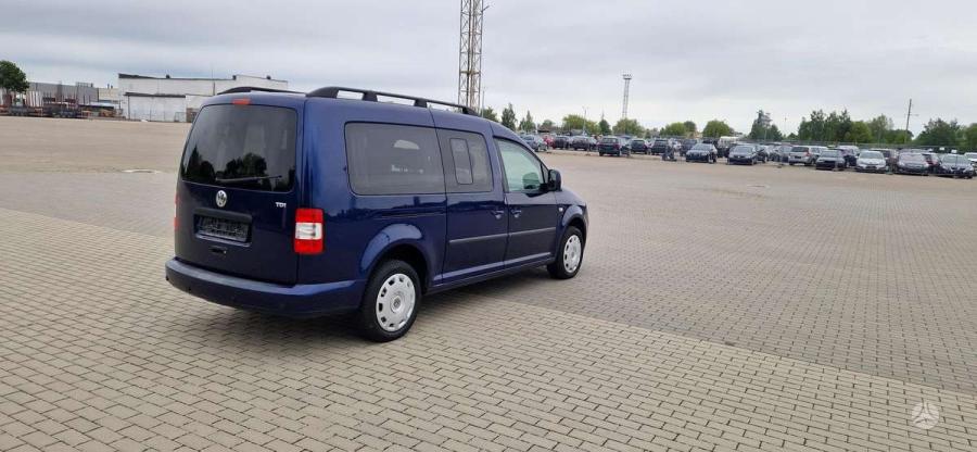 Blue Volkswagen Caddy 2010 in Marijampole, with an engine capacity of 1.90 L and mileage of 337 thousand km for 5299 €, photo 4 on AUTOMOTO.COM.LV