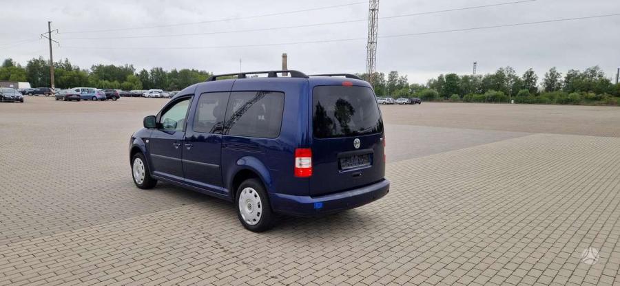 Blue Volkswagen Caddy 2010 in Marijampole, with an engine capacity of 1.90 L and mileage of 337 thousand km for 5299 €, photo 5 on AUTOMOTO.COM.LV