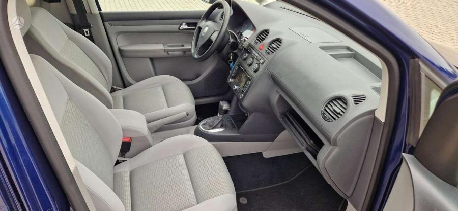 Blue Volkswagen Caddy 2010 in Marijampole, with an engine capacity of 1.90 L and mileage of 337 thousand km for 5299 €, photo 7 on AUTOMOTO.COM.LV