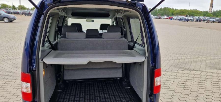 Blue Volkswagen Caddy 2010 in Marijampole, with an engine capacity of 1.90 L and mileage of 337 thousand km for 5299 €, photo 9 on AUTOMOTO.COM.LV