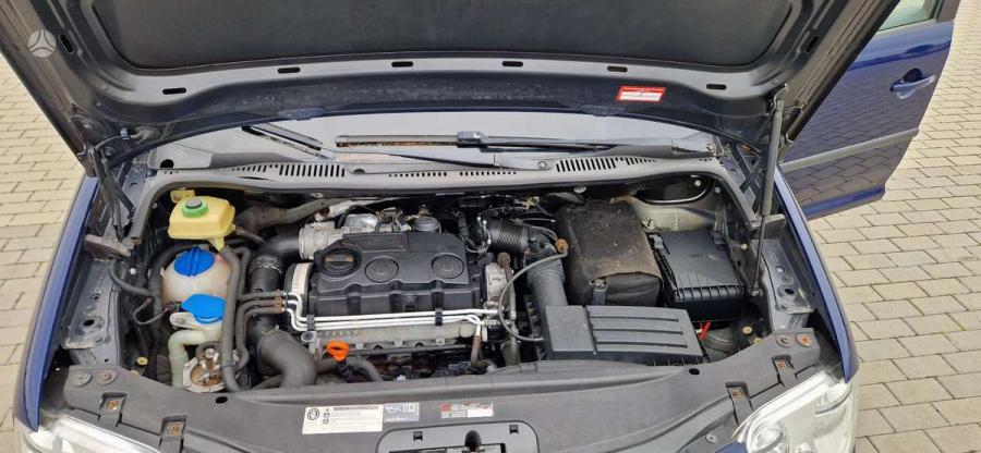 Blue Volkswagen Caddy 2010 in Marijampole, with an engine capacity of 1.90 L and mileage of 337 thousand km for 5299 €, photo 10 on AUTOMOTO.COM.LV
