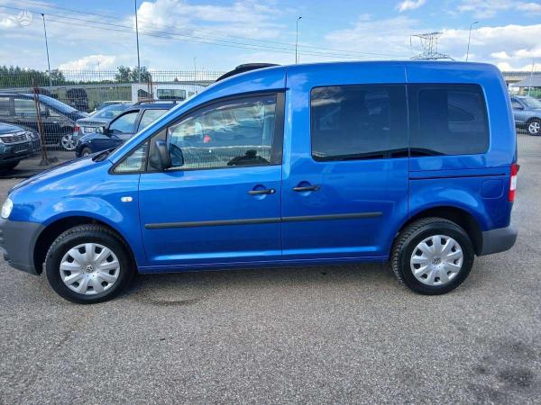 Blue Volkswagen Caddy 2010 in Marijampole, with an engine capacity of 1.60 L and mileage of 258 thousand km for 3900 €, photo 3 on AUTOMOTO.COM.LV