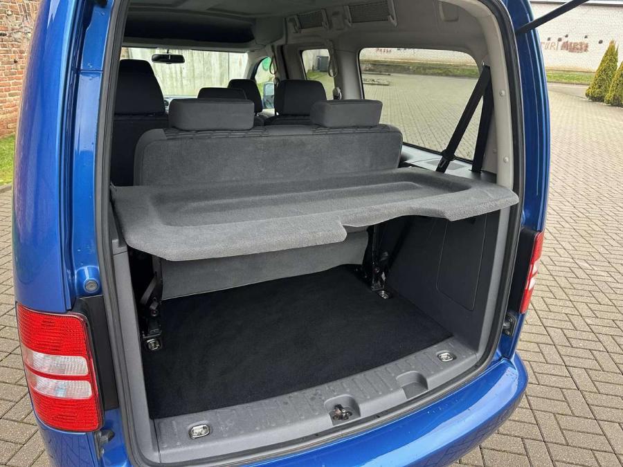 Blue Volkswagen Caddy 2011 in Kedainiai, with an engine capacity of 2.00 L and mileage of 280 thousand km for 8450 €, photo 11 on AUTOMOTO.COM.LV