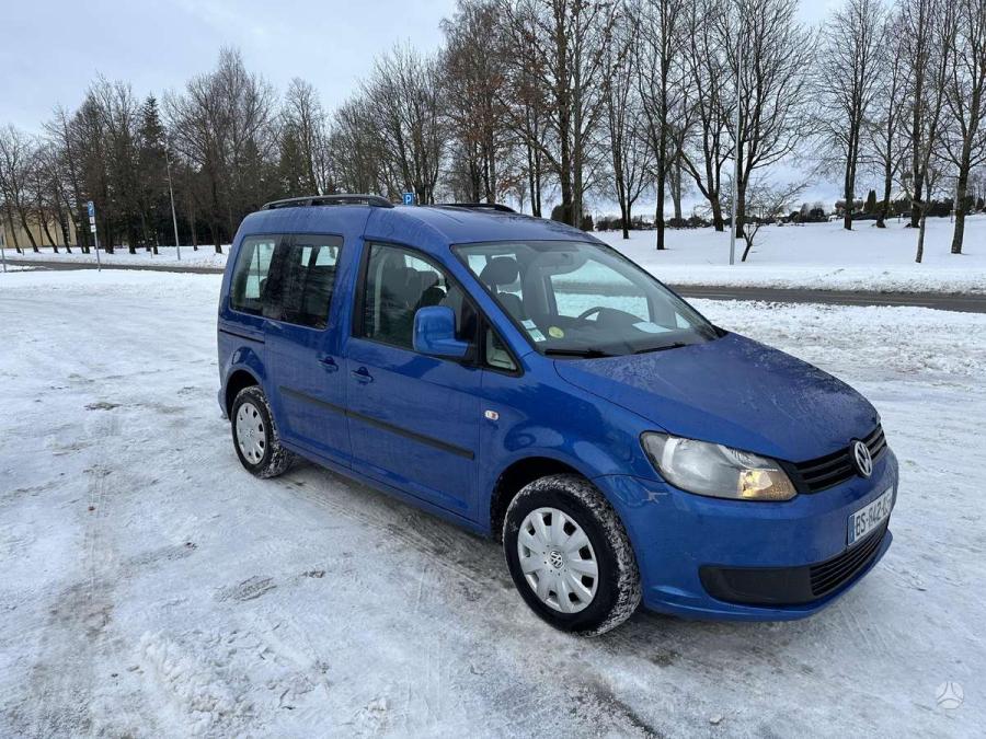 Blue Volkswagen Caddy 2011 in Taurage, with an engine capacity of 1.60 L and mileage of 267 thousand km for 4300 €, photo 3 on AUTOMOTO.COM.LV