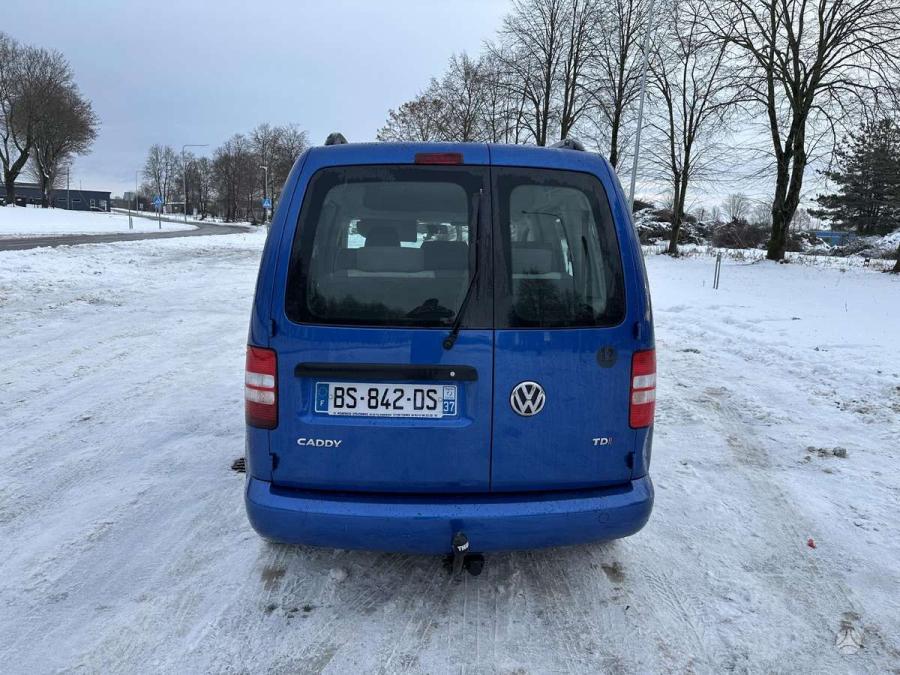 Blue Volkswagen Caddy 2011 in Taurage, with an engine capacity of 1.60 L and mileage of 267 thousand km for 4300 €, photo 4 on AUTOMOTO.COM.LV