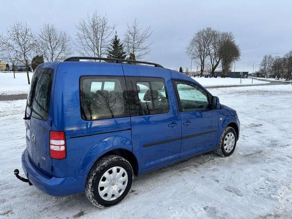 Blue Volkswagen Caddy 2011 in Taurage, with an engine capacity of 1.60 L and mileage of 267 thousand km for 4300 €, photo 5 on AUTOMOTO.COM.LV
