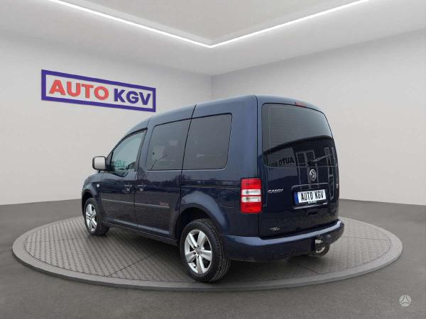 Blue Volkswagen Caddy 2011 in Kaunas, with an engine capacity of 1.60 L and mileage of 337 thousand km for 5699 €, photo 3 on AUTOMOTO.COM.LV