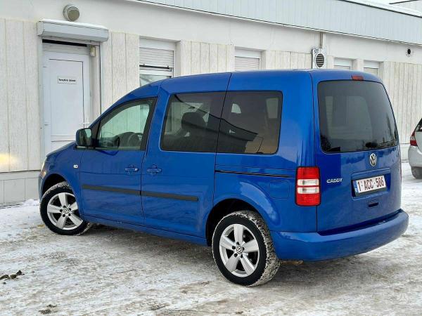 Blue Volkswagen Caddy 2011 in Ukmerge, with an engine capacity of 1.60 L and mileage of 191 thousand km for 6700 €, photo 6 on AUTOMOTO.COM.LV