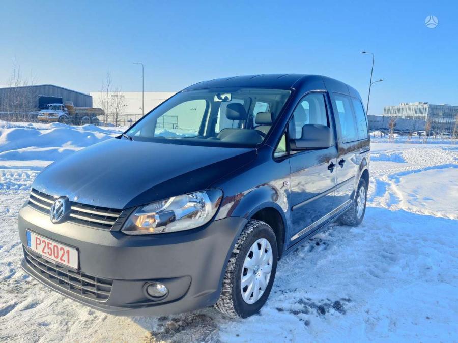 Blue Volkswagen Caddy 2011 in Vilnius, with an engine capacity of 2.00 L and mileage of 234 thousand km for 5000 €, photo 1 on AUTOMOTO.COM.LV