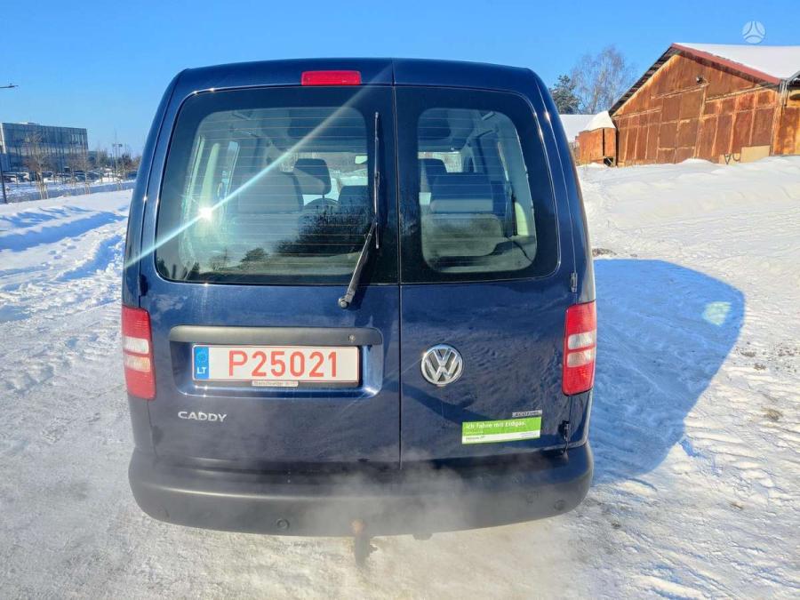 Blue Volkswagen Caddy 2011 in Vilnius, with an engine capacity of 2.00 L and mileage of 234 thousand km for 5000 €, photo 10 on AUTOMOTO.COM.LV