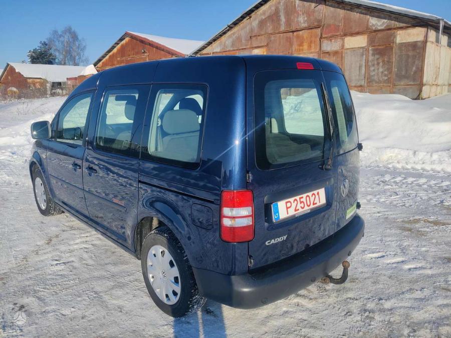 Blue Volkswagen Caddy 2011 in Vilnius, with an engine capacity of 2.00 L and mileage of 234 thousand km for 5000 €, photo 11 on AUTOMOTO.COM.LV