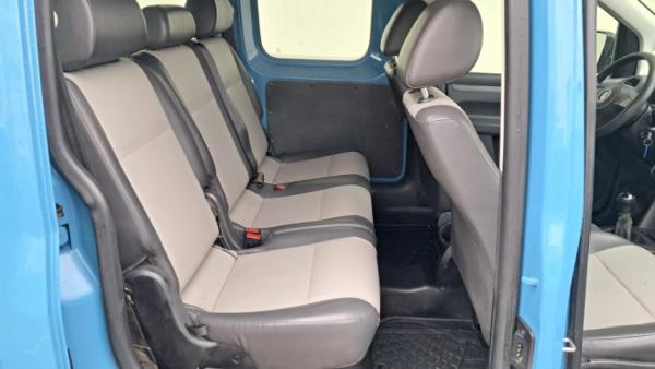 Zils Volkswagen Caddy 2011 Rīga, ar dzinēja tilpumu 1.60 L un nobraukumu 256 tūkst. km par 5350 €, foto 5 vietnē AUTOMOTO.COM.LV
