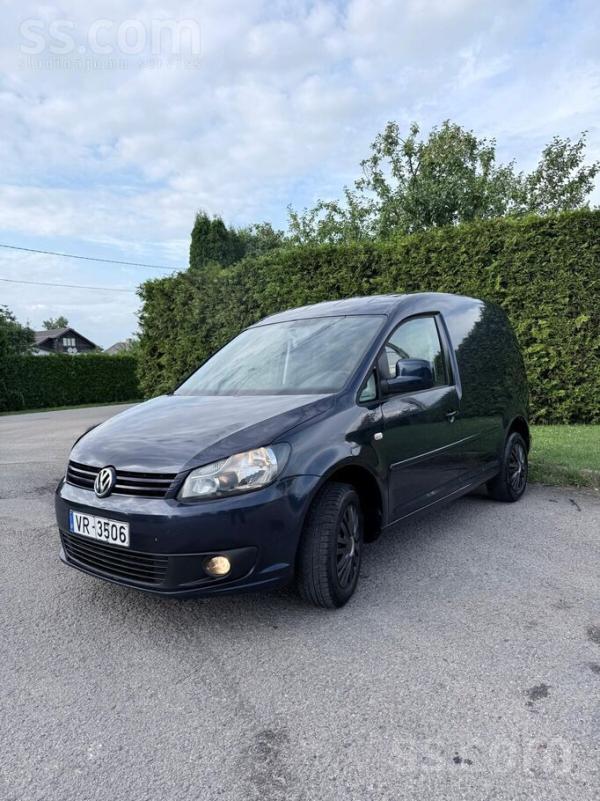 Blue Volkswagen Caddy 2011 in Riga, with an engine capacity of 1.60 L and mileage of 177 thousand km for 3900 €, photo 2 on AUTOMOTO.COM.LV