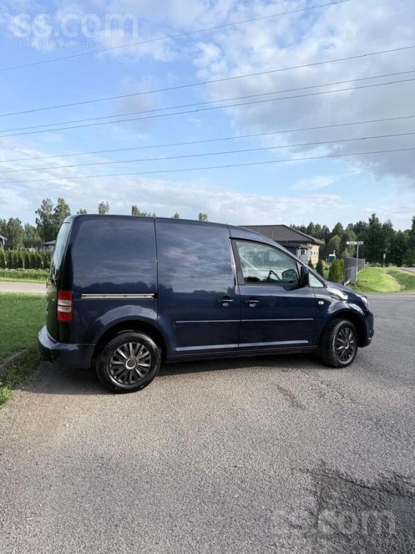 Blue Volkswagen Caddy 2011 in Riga, with an engine capacity of 1.60 L and mileage of 177 thousand km for 3900 €, photo 4 on AUTOMOTO.COM.LV