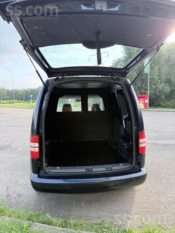 Blue Volkswagen Caddy 2011 in Riga, with an engine capacity of 1.60 L and mileage of 177 thousand km for 3900 €, photo 8 on AUTOMOTO.COM.LV