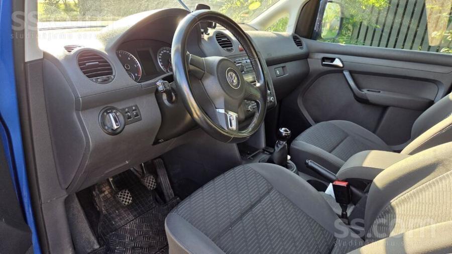 Zils Volkswagen Caddy 2011 Rīga, ar dzinēja tilpumu 1.60 L un nobraukumu 286 tūkst. km par 6100 €, foto 7 vietnē AUTOMOTO.COM.LV