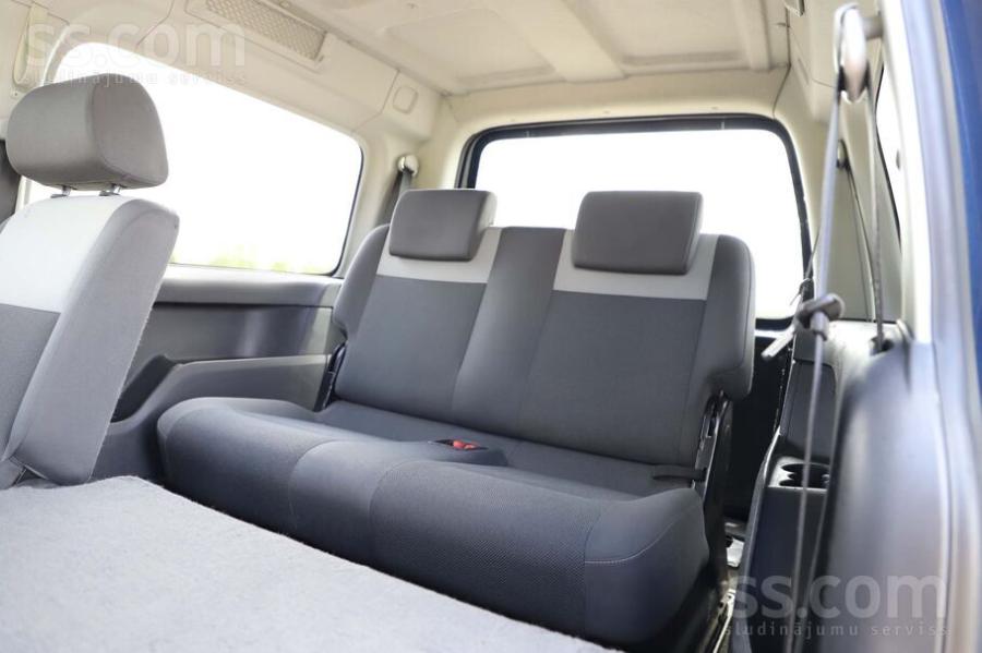 Zils Volkswagen Caddy 2012 Tukums, ar dzinēja tilpumu 1.60 L un nobraukumu 0 tūkst. km par 5990 €, foto 13 vietnē AUTOMOTO.COM.LV