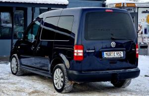 Blue Volkswagen Caddy 2012 in Kretinga, with an engine capacity of 1.60 L and mileage of 178 thousand km for 6499 €, photo 5 on AUTOMOTO.COM.LV