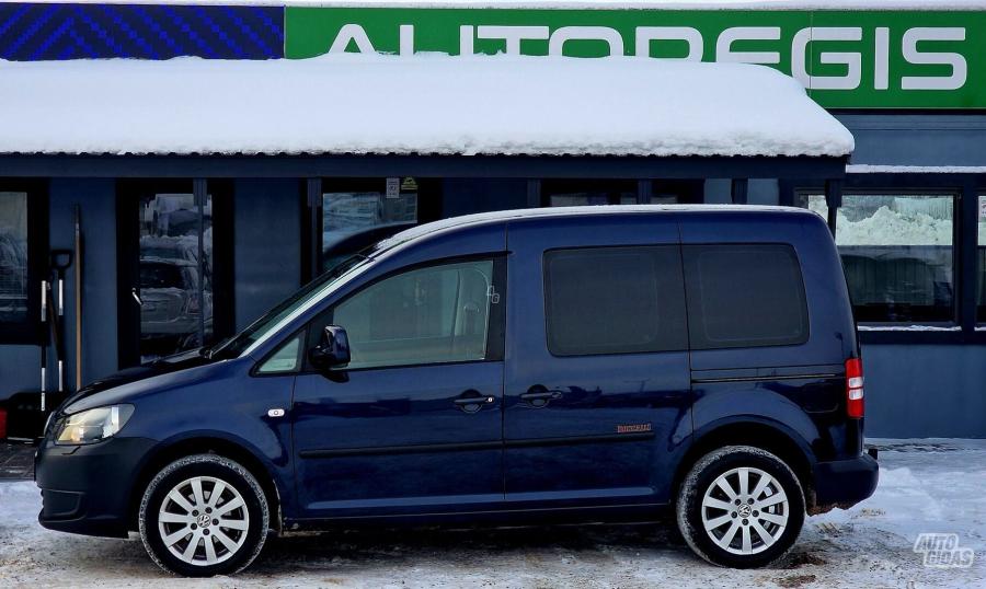 Blue Volkswagen Caddy 2012 in Kretinga, with an engine capacity of 1.60 L and mileage of 178 thousand km for 6499 €, photo 8 on AUTOMOTO.COM.LV