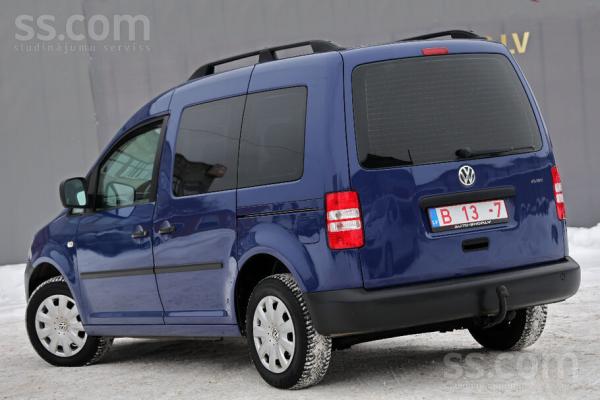 Blue Volkswagen Caddy 2012 in Tukums, with an engine capacity of 1.60 L and mileage of 269 thousand km for 6900 €, photo 4 on AUTOMOTO.COM.LV