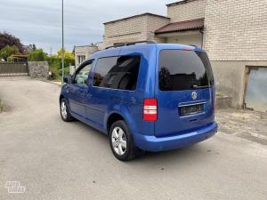 Blue Volkswagen Caddy 2012 in Raseiniai, with an engine capacity of 2.00 L and mileage of 316 thousand km for 7500 €, photo 5 on AUTOMOTO.COM.LV