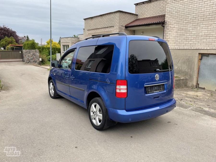 Blue Volkswagen Caddy 2012 in Raseiniai, with an engine capacity of 2.00 L and mileage of 316 thousand km for 7500 €, photo 5 on AUTOMOTO.COM.LV