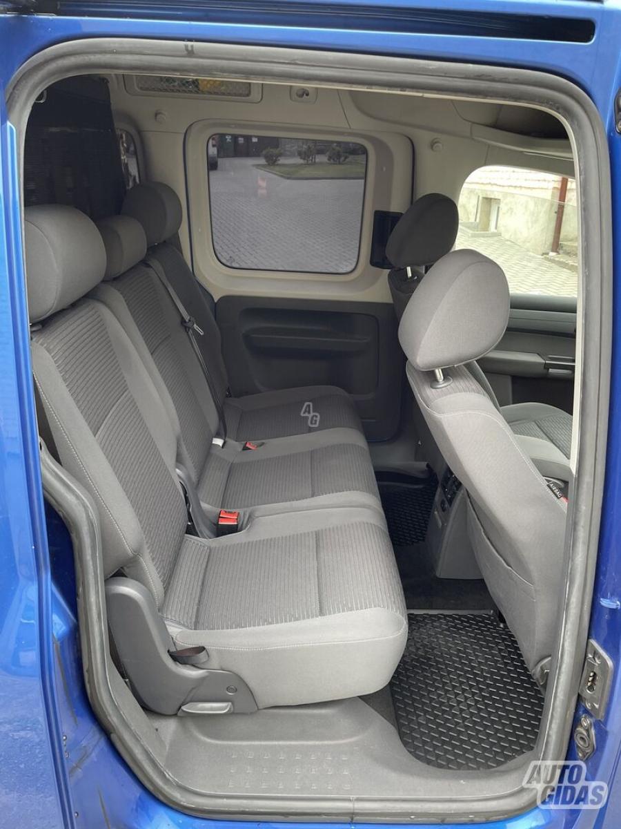 Blue Volkswagen Caddy 2012 in Raseiniai, with an engine capacity of 2.00 L and mileage of 316 thousand km for 7500 €, photo 11 on AUTOMOTO.COM.LV