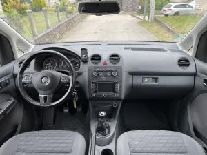 Blue Volkswagen Caddy 2012 in Raseiniai, with an engine capacity of 2.00 L and mileage of 316 thousand km for 7500 €, photo 13 on AUTOMOTO.COM.LV