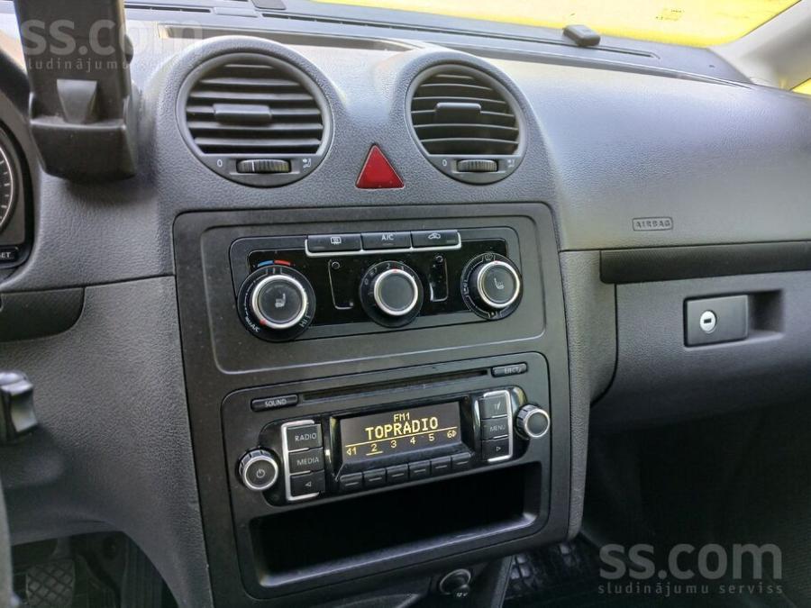 Blue Volkswagen Caddy 2012 in Bauska, with an engine capacity of 2.00 L and mileage of 354 thousand km for 4950 €, photo 6 on AUTOMOTO.COM.LV