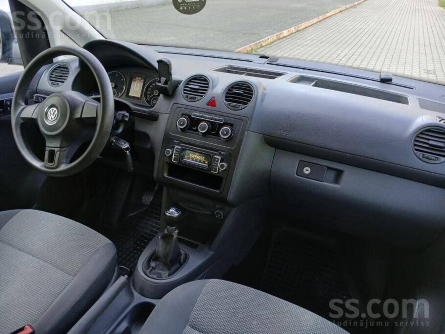 Blue Volkswagen Caddy 2012 in Bauska, with an engine capacity of 2.00 L and mileage of 354 thousand km for 4950 €, photo 9 on AUTOMOTO.COM.LV