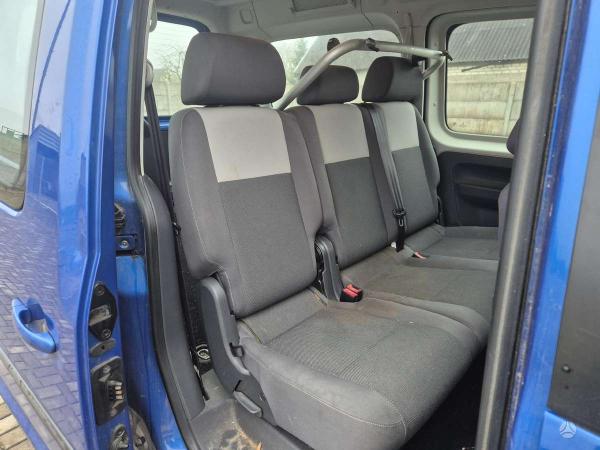 Blue Volkswagen Caddy 2014 in Taurage, with an engine capacity of 1.60 L and mileage of 248 thousand km for 4900 €, photo 6 on AUTOMOTO.COM.LV