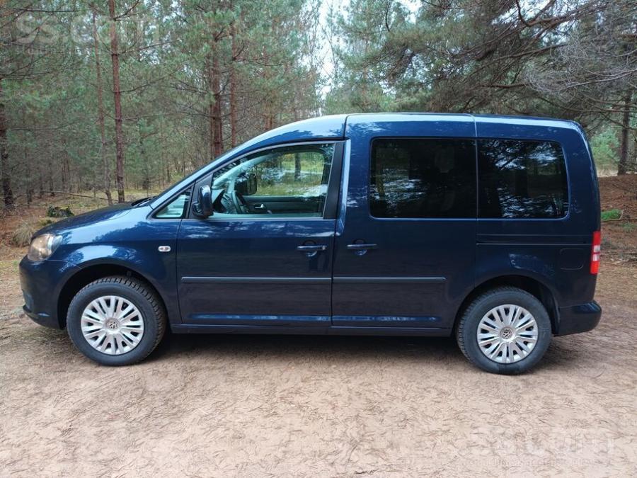 Blue Volkswagen Caddy 2014 in Daugavpils, with an engine capacity of 1.60 L and mileage of 229 thousand km for 6950 €, photo 3 on AUTOMOTO.COM.LV