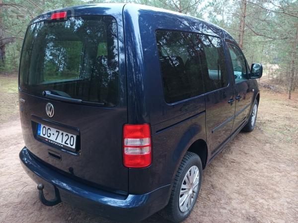 Zils Volkswagen Caddy 2014 Daugavpils, ar dzinēja tilpumu 1.60 L un nobraukumu 229 tūkst. km par 6950 €, foto 6 vietnē AUTOMOTO.COM.LV
