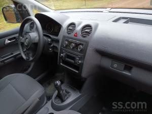 Blue Volkswagen Caddy 2014 in Daugavpils, with an engine capacity of 1.60 L and mileage of 229 thousand km for 6950 €, photo 12 on AUTOMOTO.COM.LV