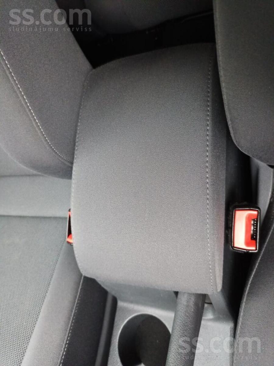 Blue Volkswagen Caddy 2014 in Daugavpils, with an engine capacity of 1.60 L and mileage of 229 thousand km for 6950 €, photo 17 on AUTOMOTO.COM.LV