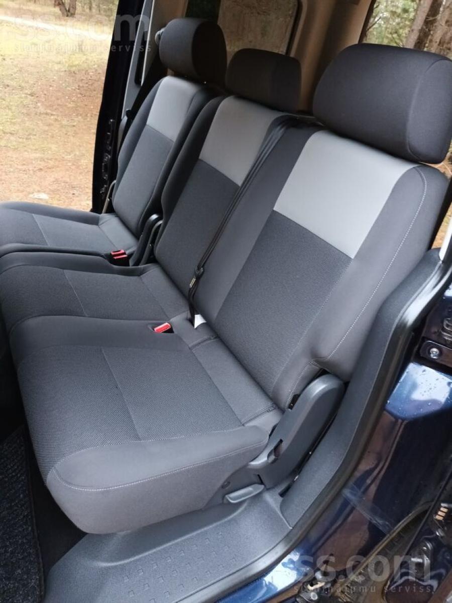 Blue Volkswagen Caddy 2014 in Daugavpils, with an engine capacity of 1.60 L and mileage of 229 thousand km for 6950 €, photo 18 on AUTOMOTO.COM.LV