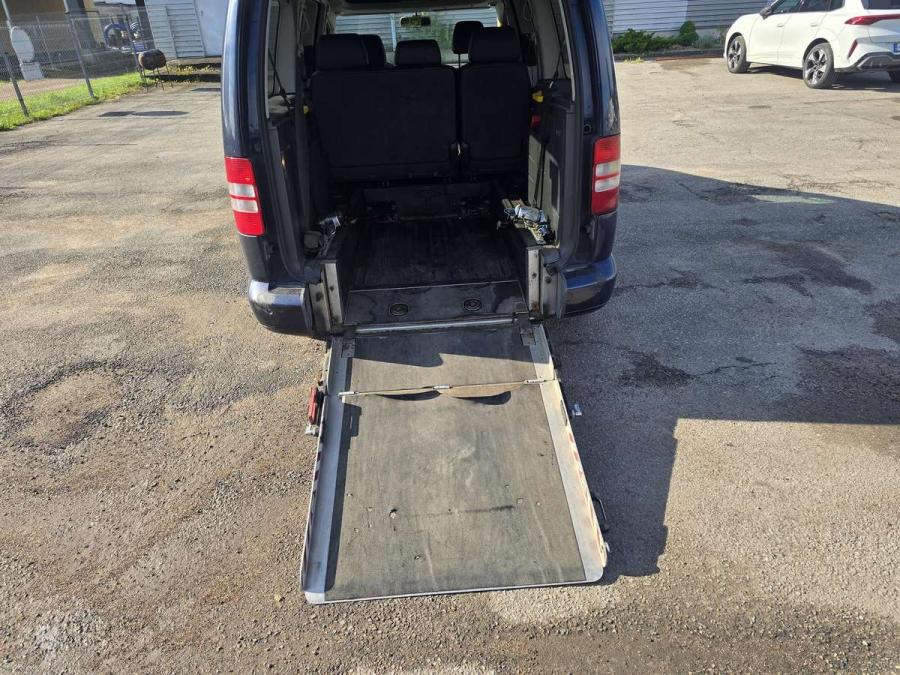 Blue Volkswagen Caddy 2014 in Vilnius, with an engine capacity of 2.00 L and mileage of 590 thousand km for 2700 €, photo 13 on AUTOMOTO.COM.LV
