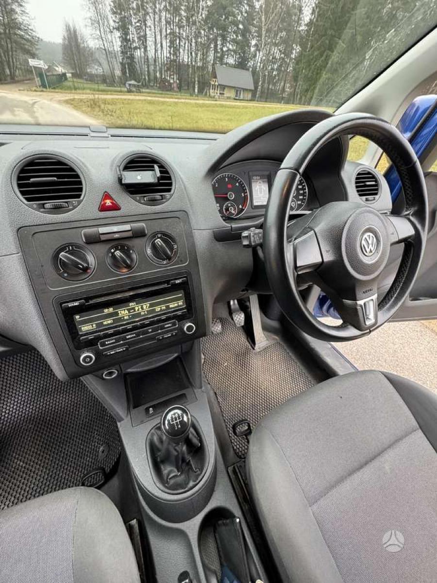 Blue Volkswagen Caddy 2015 in Vilnius, with an engine capacity of 1.60 L and mileage of 188 thousand km for 3100 €, photo 12 on AUTOMOTO.COM.LV