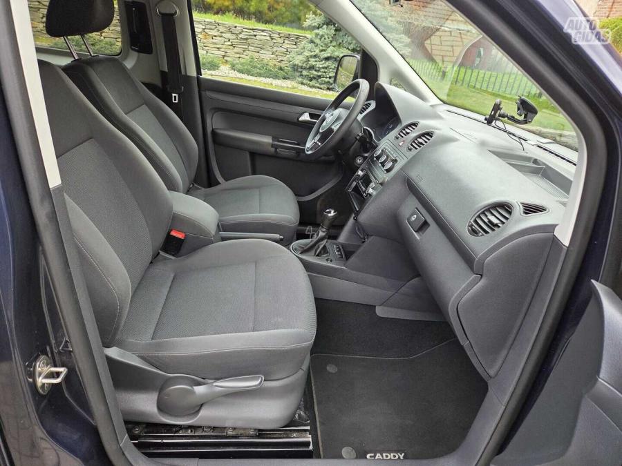 Blue Volkswagen Caddy 2015 in Vilnius, with an engine capacity of 1.60 L and mileage of 280 thousand km for 7500 €, photo 17 on AUTOMOTO.COM.LV
