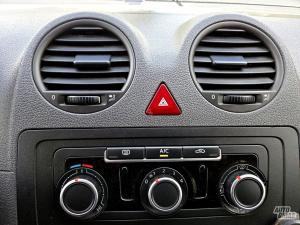 Blue Volkswagen Caddy 2015 in Vilnius, with an engine capacity of 1.60 L and mileage of 280 thousand km for 7500 €, photo 26 on AUTOMOTO.COM.LV