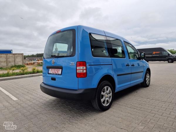 Blue Volkswagen Caddy 2015 in Vilnius, with an engine capacity of 1.60 L and mileage of 215 thousand km for 6899 €, photo 5 on AUTOMOTO.COM.LV