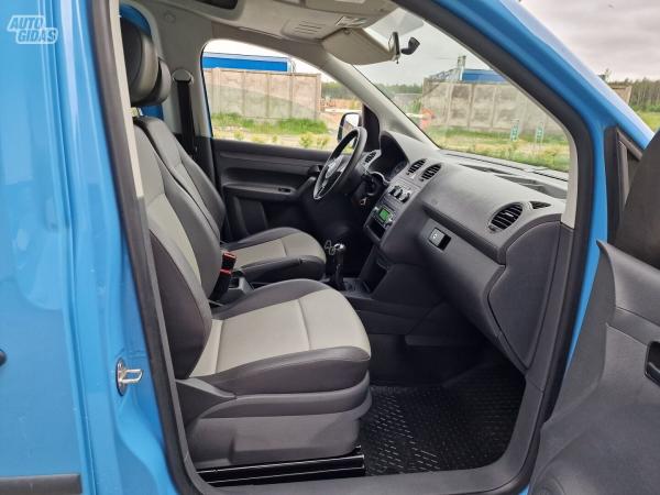 Blue Volkswagen Caddy 2015 in Vilnius, with an engine capacity of 1.60 L and mileage of 215 thousand km for 6899 €, photo 9 on AUTOMOTO.COM.LV