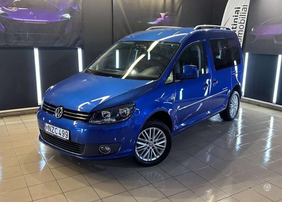 Blue Volkswagen Caddy 2015 in Vilnius, with an engine capacity of 1.60 L and mileage of 227 thousand km for 9250 €, photo 1 on AUTOMOTO.COM.LV